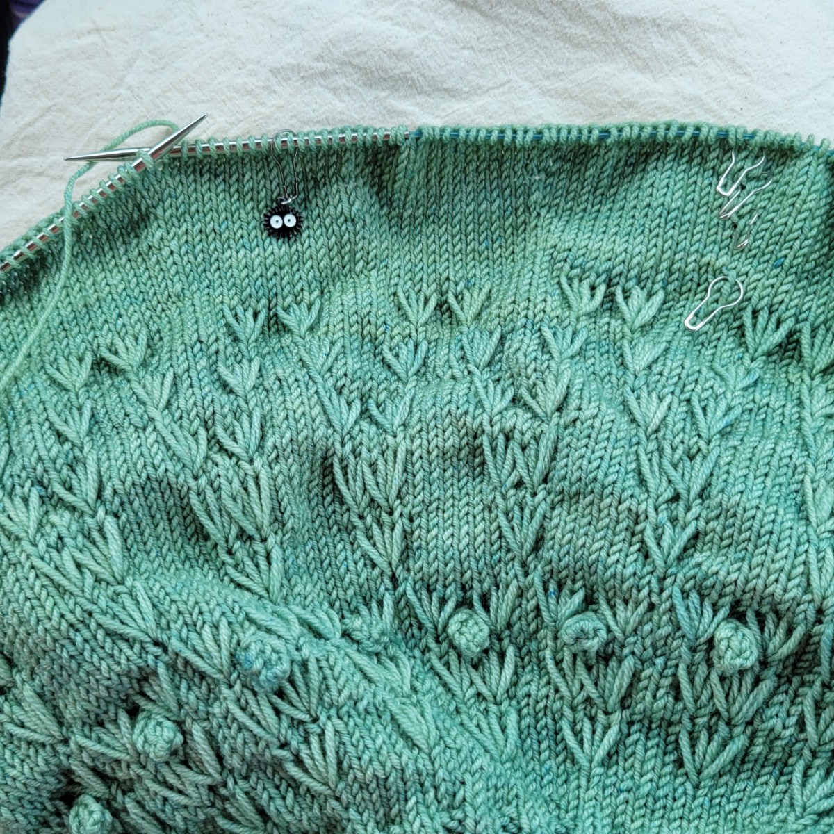 Knitting a Top Down Sweater: Dividing for Sleeves – Katie Clark Crochet